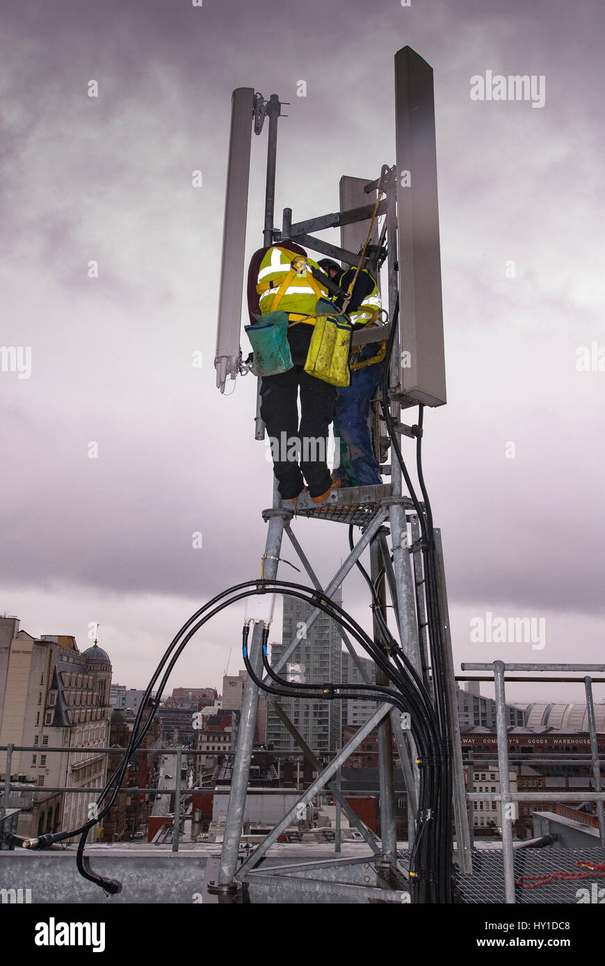 Aerials masts hi-res stock photography and images - Alamy