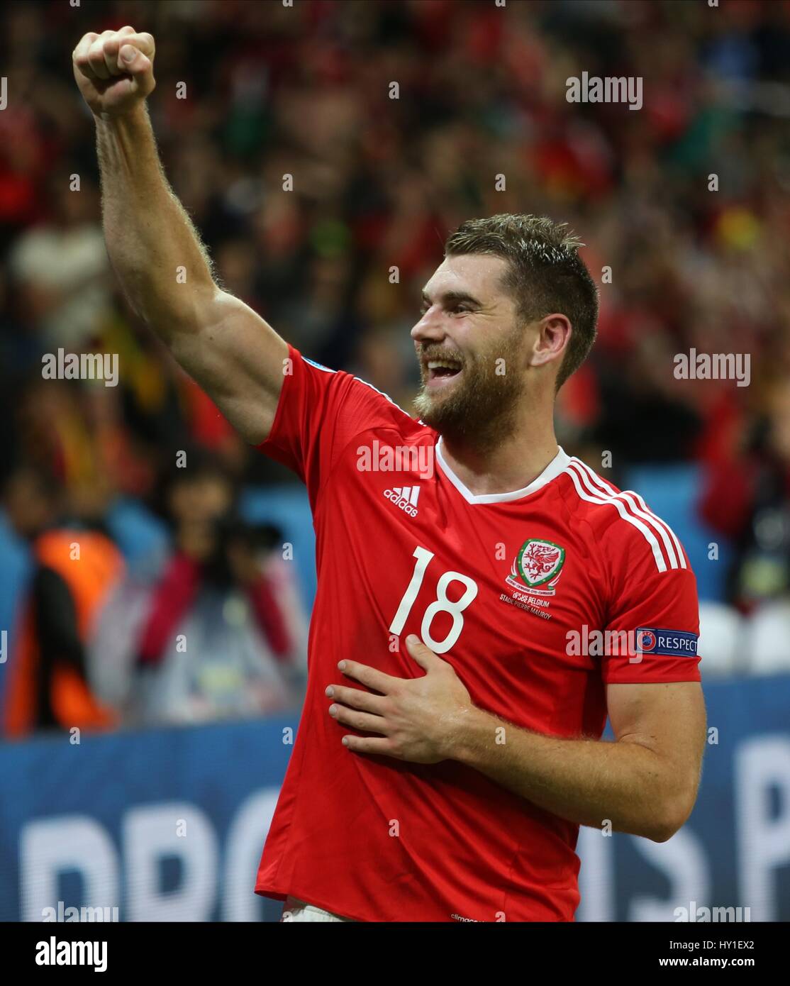 SAM VOKES CELEBRATES AFTER GAM WALES V BELGIUM EURO 2016 QUA STADE ...