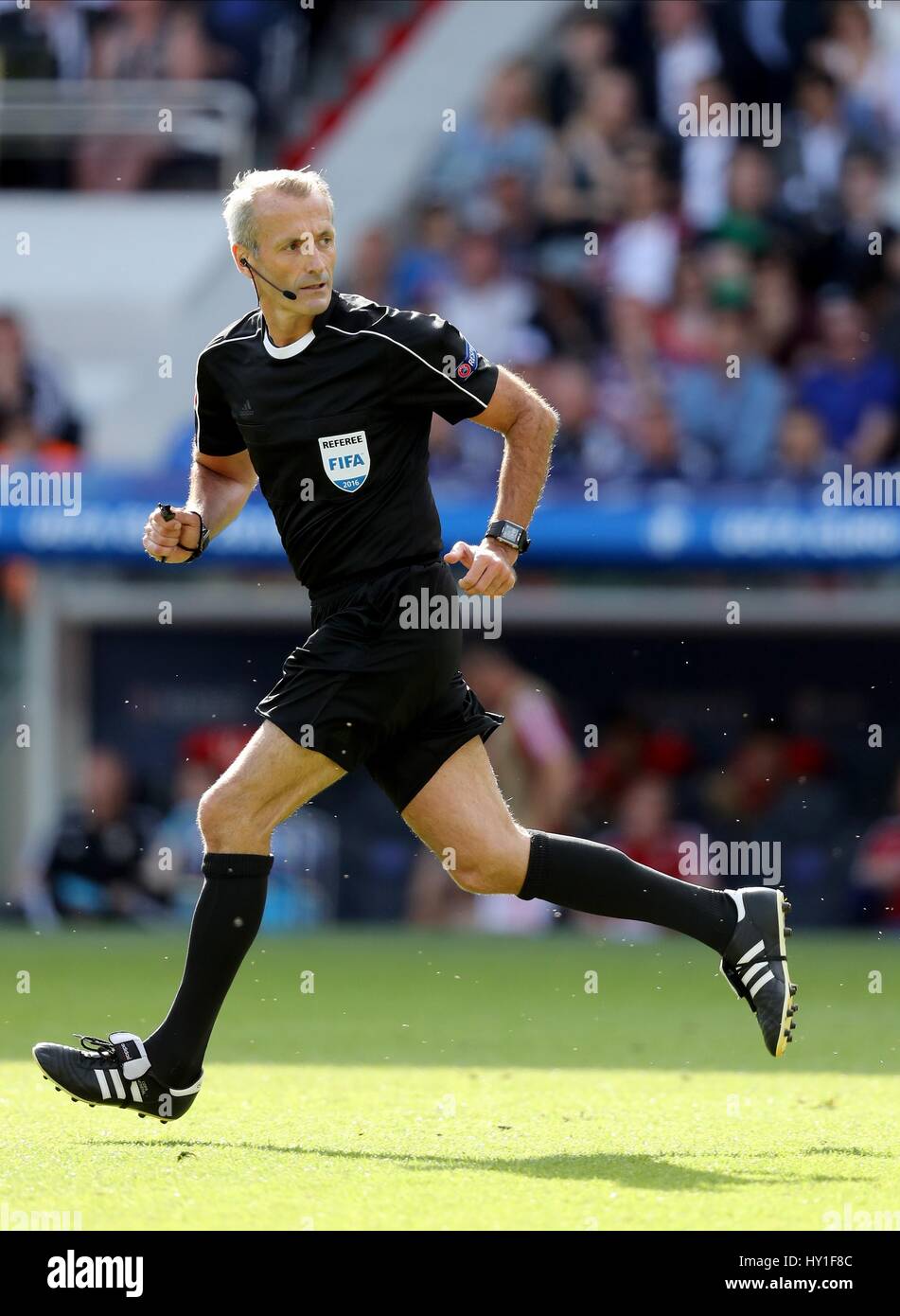 MARTIN ATKINSON UEFA REFEREE PARC DES PRINCES PARIS FRANCE 25 June 2016 ...