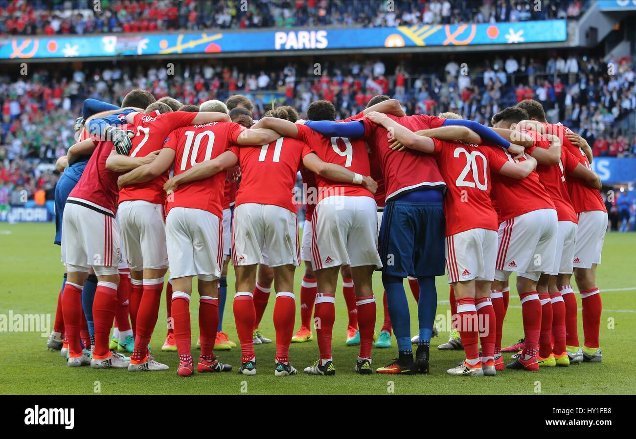 Welsh football game hi-res stock photography and images - Alamy
