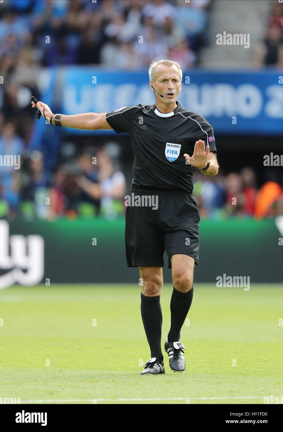 REFEREE MARTIN ATKINSON WALES V NORTHERN IRELAND EURO PARC DES PRINCES ...