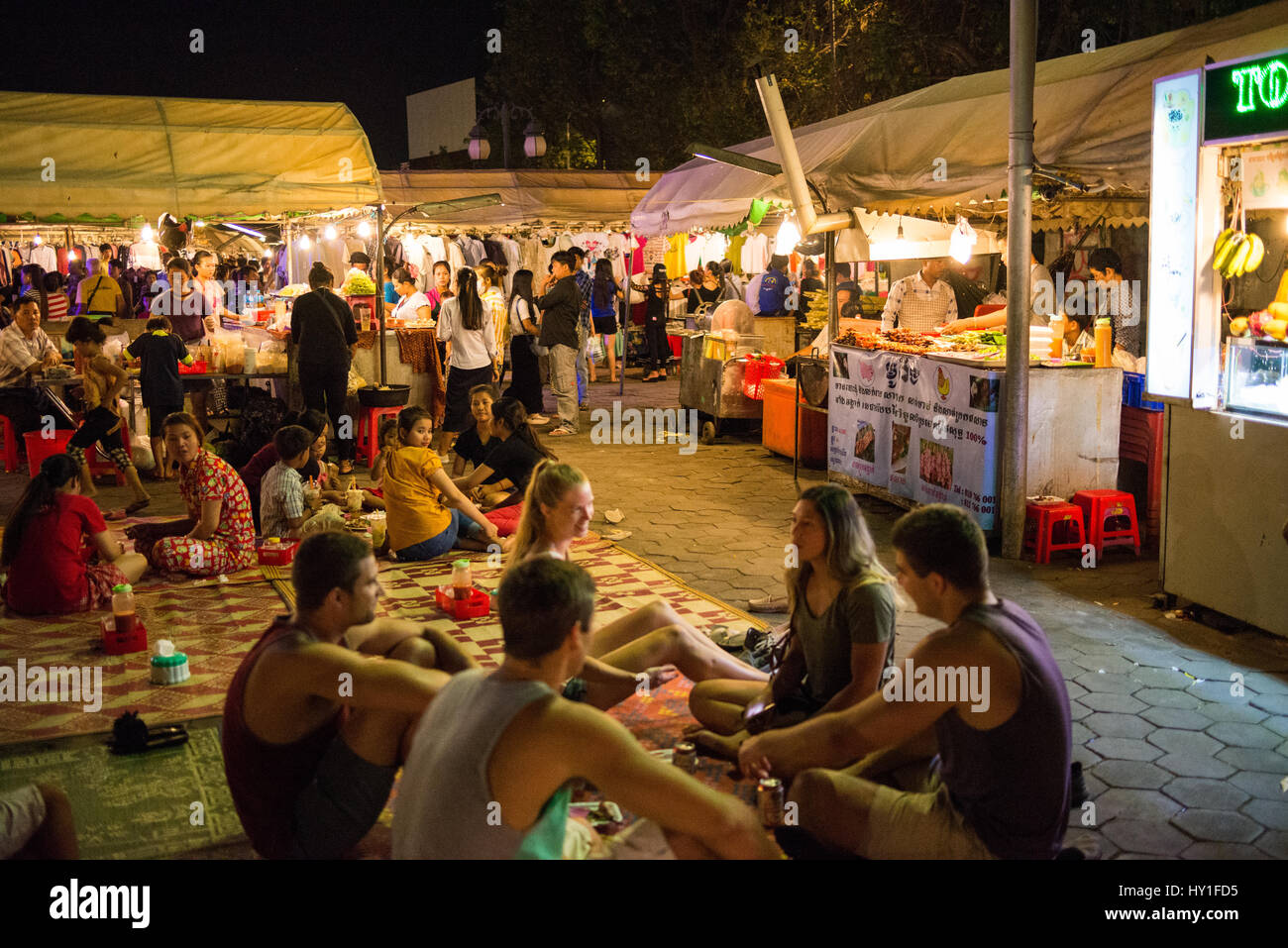 Night market, Phnom Penh, Cambodia, Asia Stock Photo - Alamy