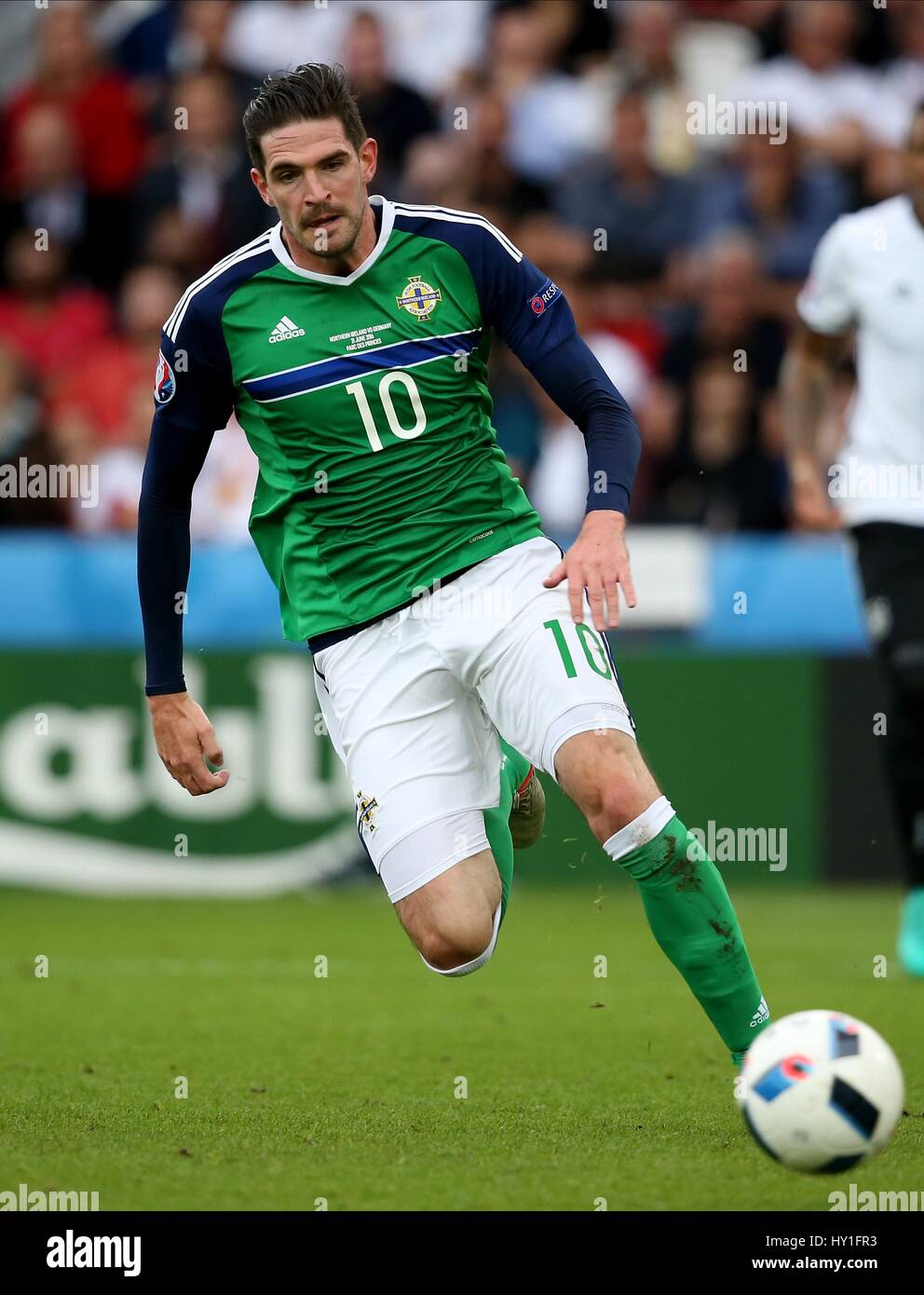 Kyle lafferty 2016 hi-res stock photography and images - Alamy