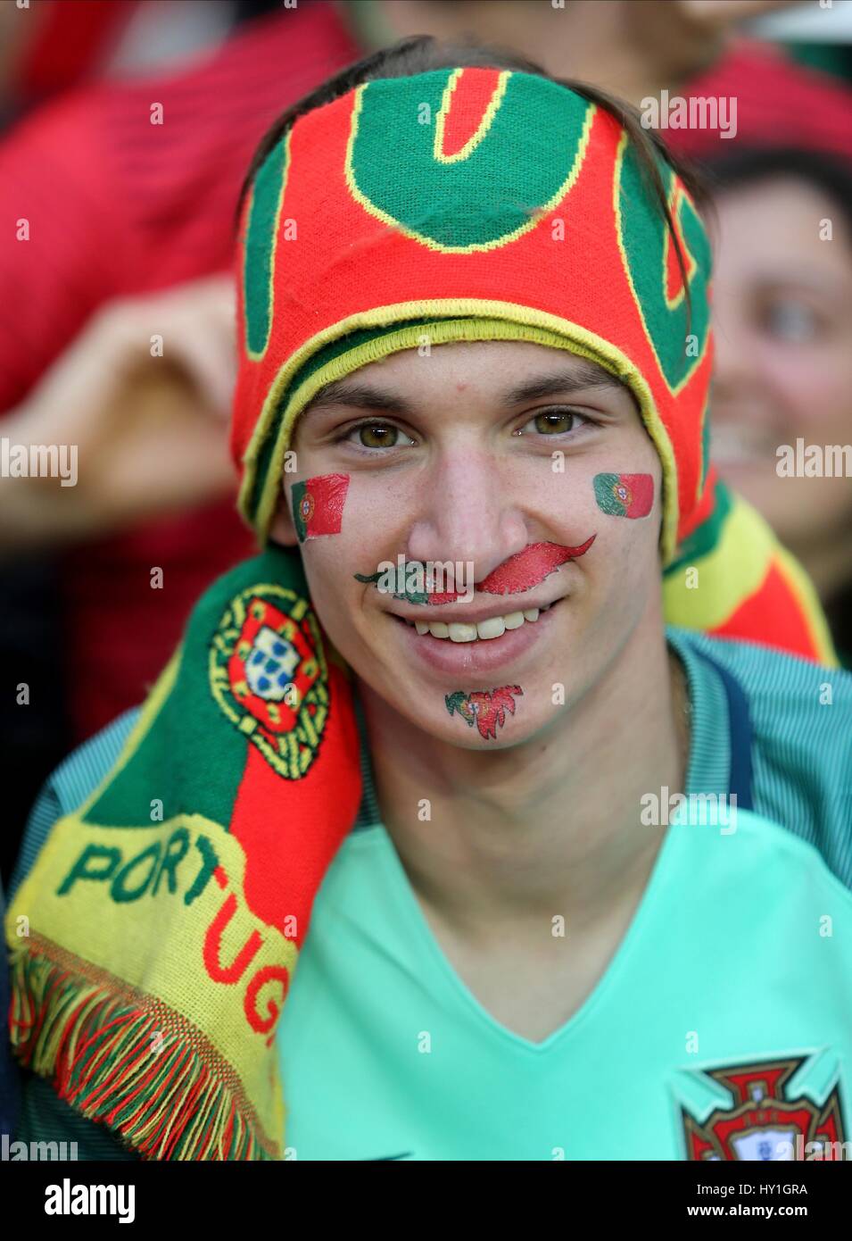 Portuguese football fan hi-res stock photography and images - Alamy