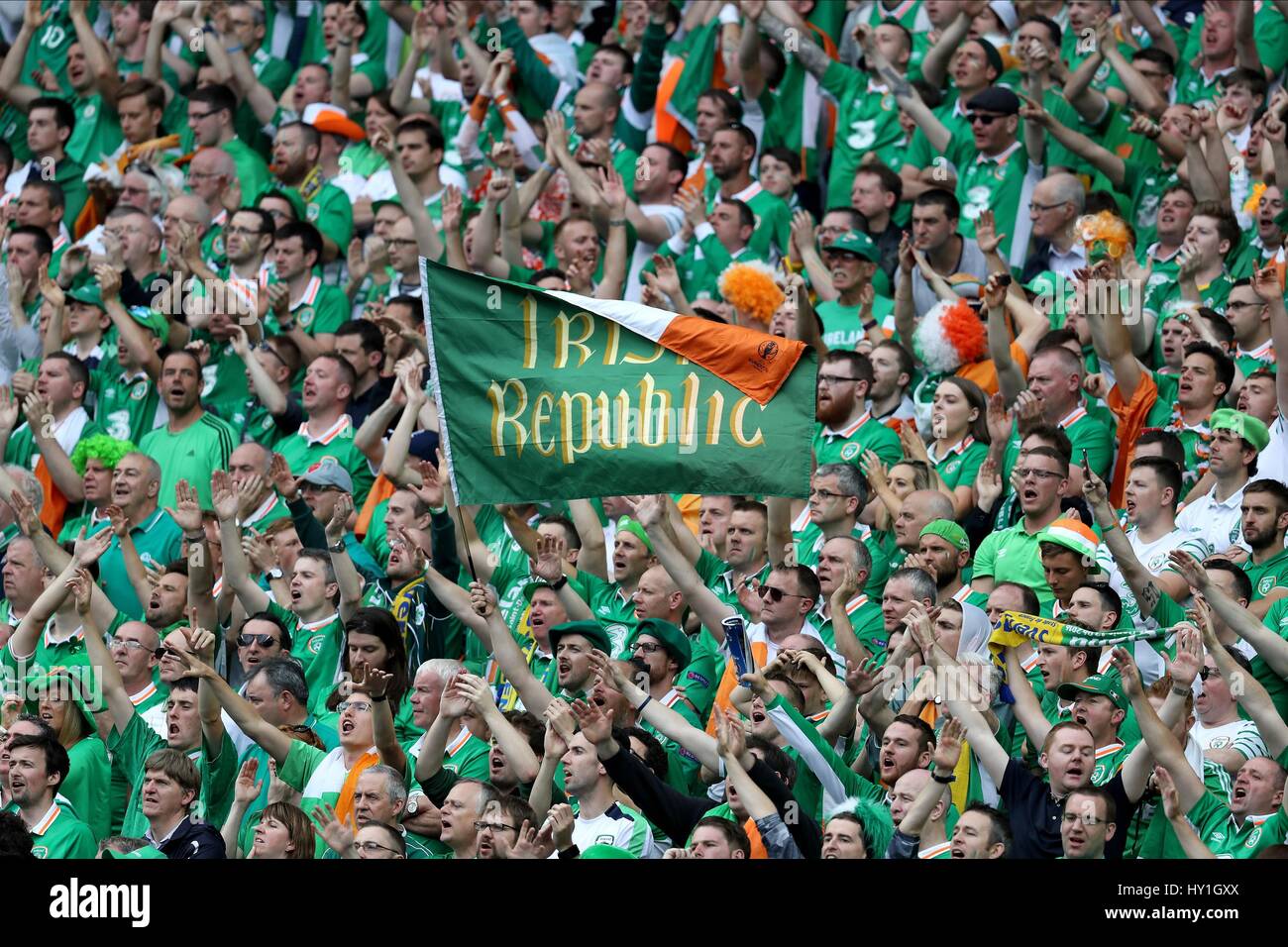 Irish fans france 2016 hi-res stock photography and images - Alamy