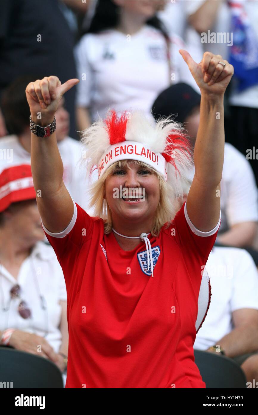 English fan hi-res stock photography and images - Alamy
