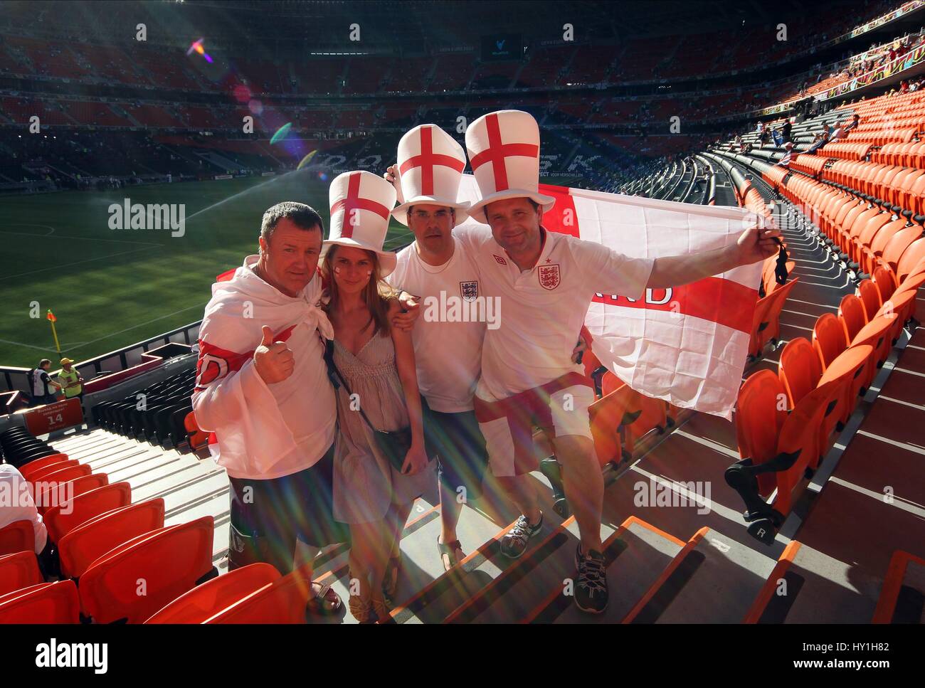 ENGLISH FANS WITH HATS FLAG ENGLAND MANCHESTER ENGLAND & MANCHESTER ...