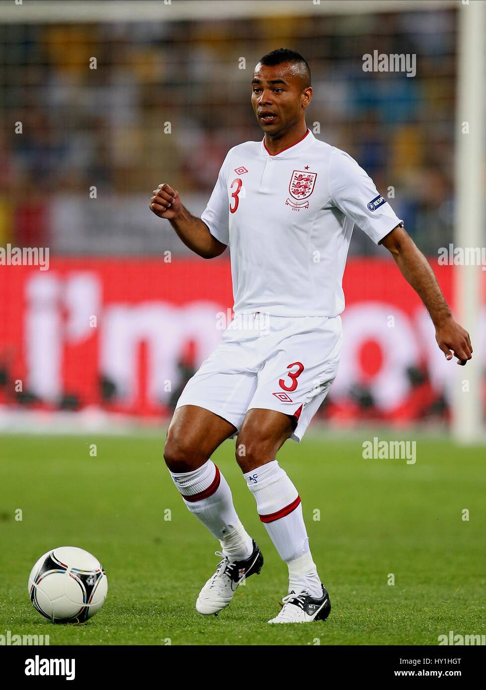 ASHLEY COLE ENGLAND CHELSEA FC ENGLAND & CHELSEA FC OLYMPIC STADIUM ...