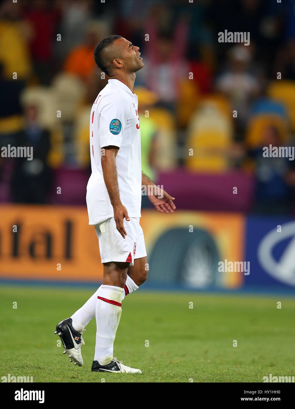 ASHLEY COLE ENGLAND CHELSEA FC ENGLAND & CHELSEA FC OLYMPIC STADIUM ...