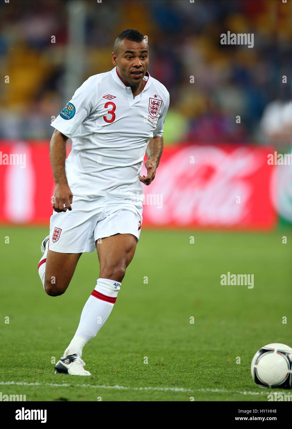 Ashley cole england chelsea hi-res stock photography and images - Alamy