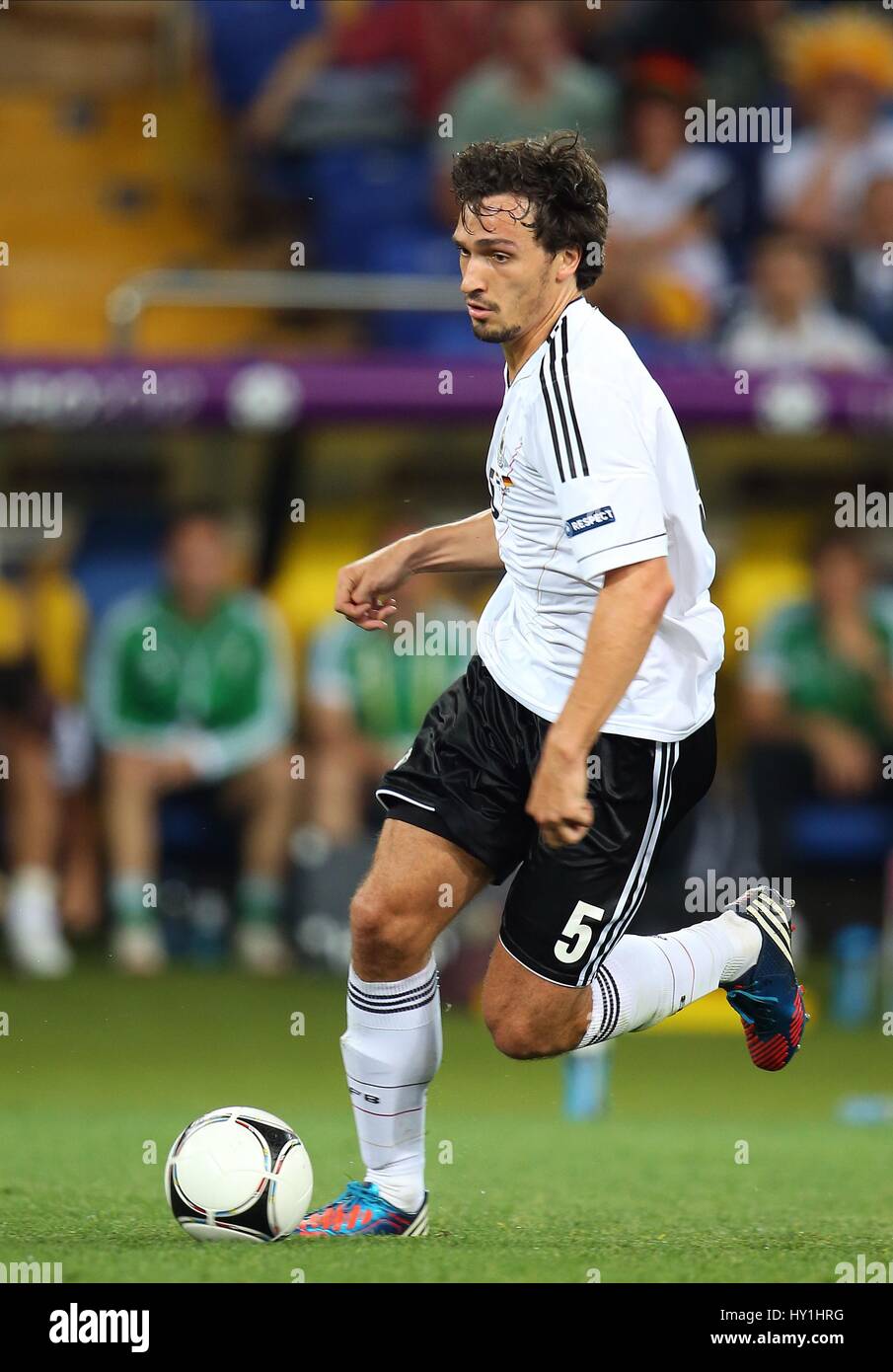 MATS HUMMELS GERMANY BORUSSIA DORTMUND FC FOOTBALLER METALIST STADIUM ...