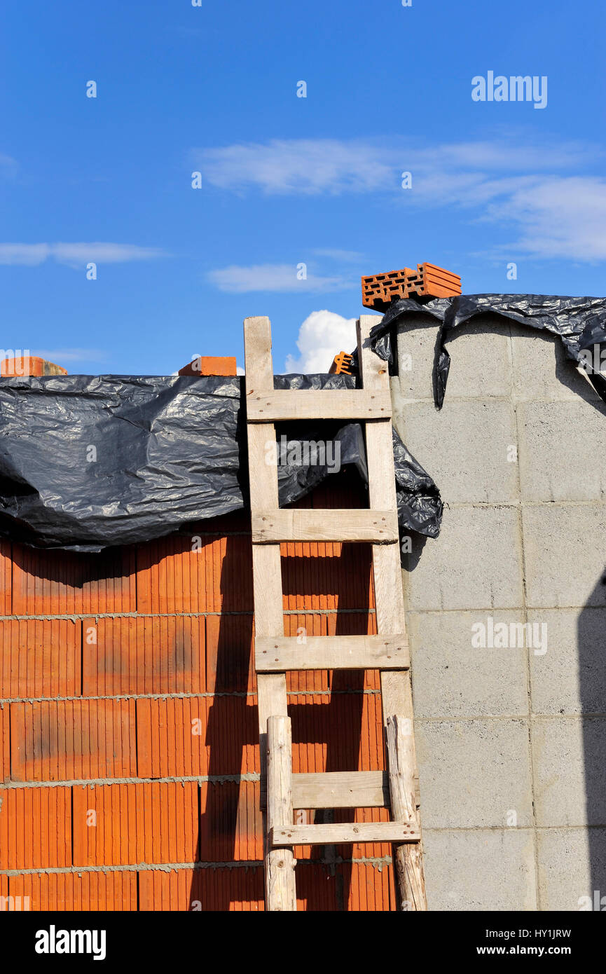 House with breeze block hi-res stock photography and images - Alamy