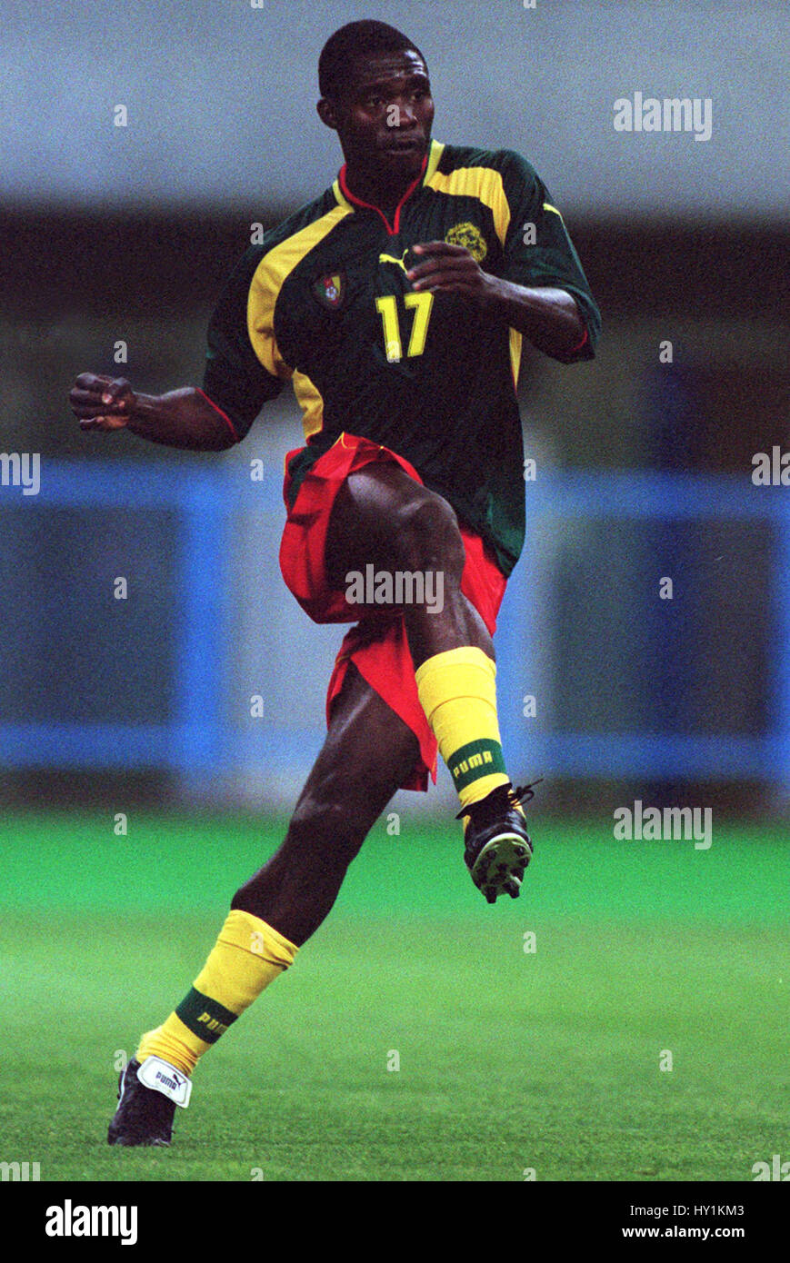 MARC VIVIEN FOE CAMEROON & WEST HAM UNITED FC NIIGATA STADIUM NIIGATA ...