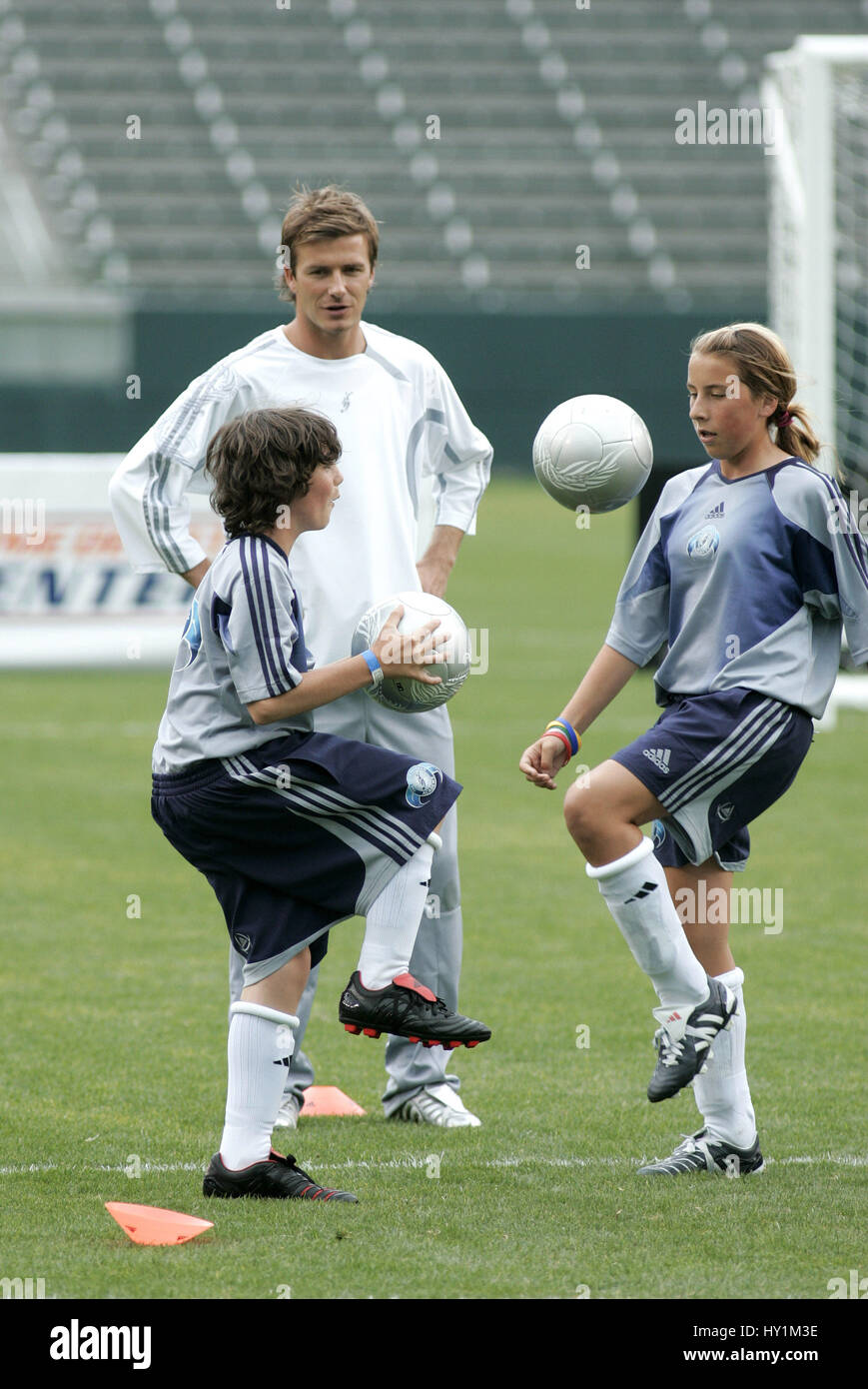 DAVID BECKHAM & CHILDREN THE DAVID BECKHAM ACADEMY HOME DEPOT CENTER ...