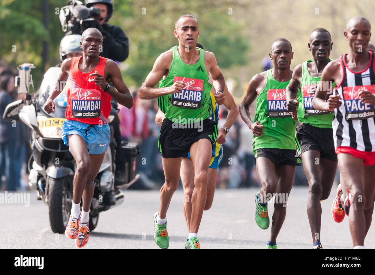 London Marathon Lead Mens Runners Stock Photo - Alamy