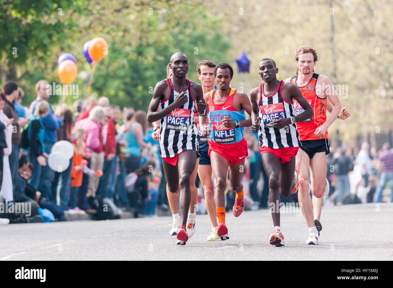 Mens runners hi-res stock photography and images - Alamy
