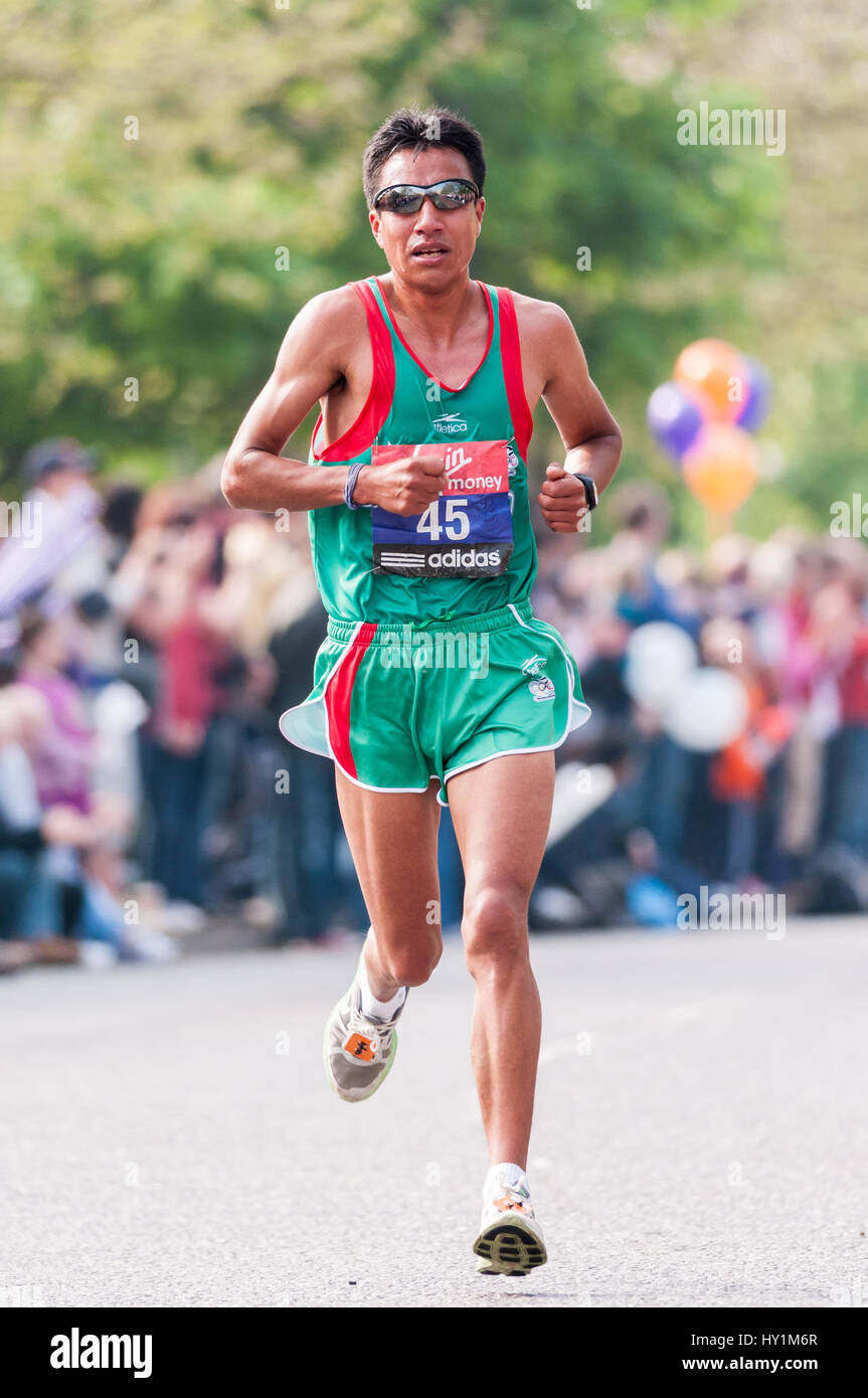 London Marathon Male Runner Stock Photo - Alamy