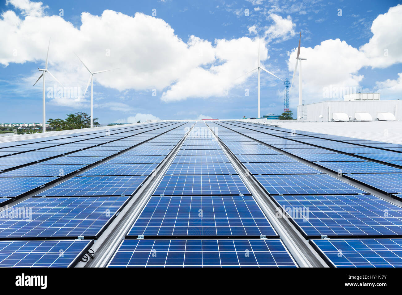 Solar panel install factory hi-res stock photography and images - Alamy