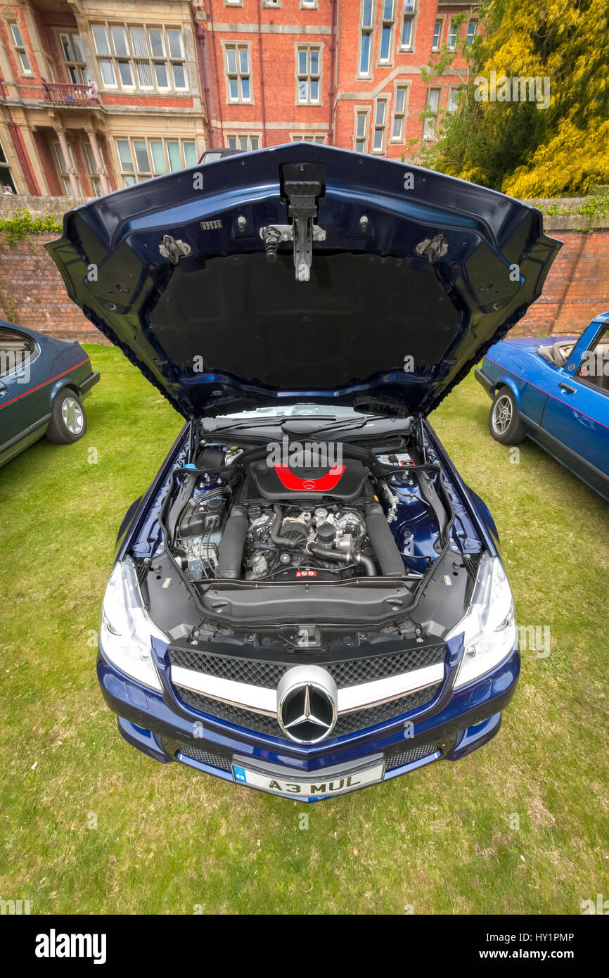 Mercedes engine bay hi-res stock photography and images - Alamy