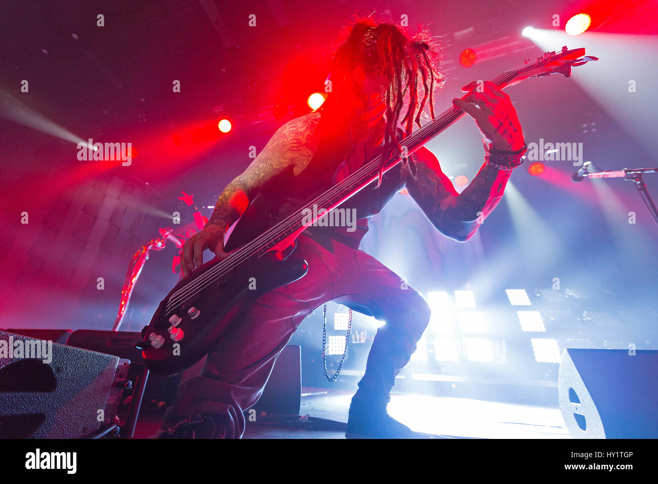 Korn, Reginald "Fieldy" Arvizu Stock Photo - Alamy