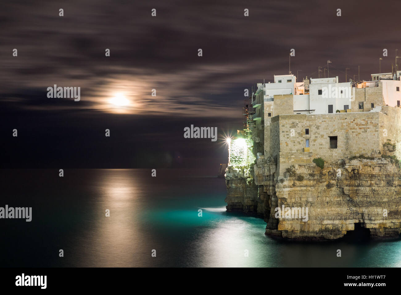 Moon over village hi-res stock photography and images - Alamy