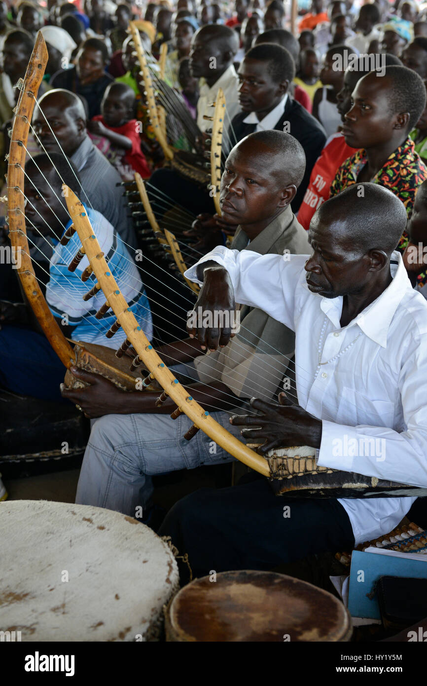 Zither instrument hi-res stock photography and images - Alamy