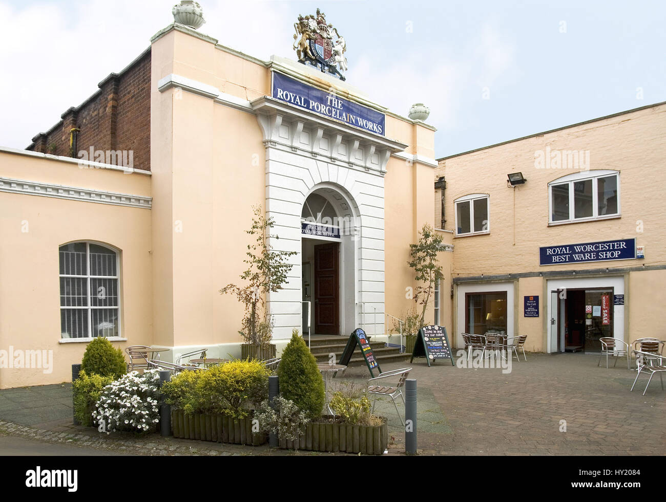 Royal worcester china hi-res stock photography and images - Alamy