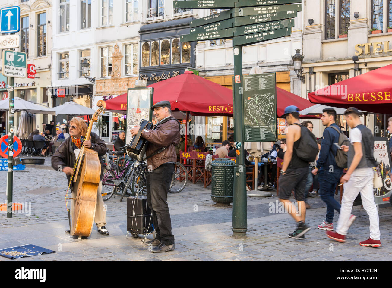 Play in the street hi-res stock photography and images - Alamy