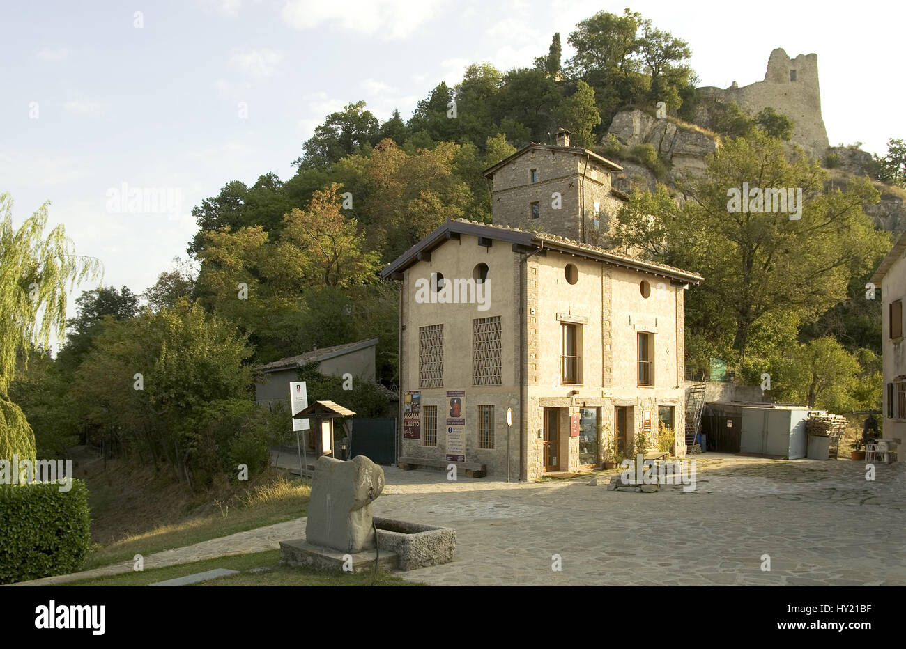 Image of the Castle of Canossa in Canossa, province of Reggio Emilia ...