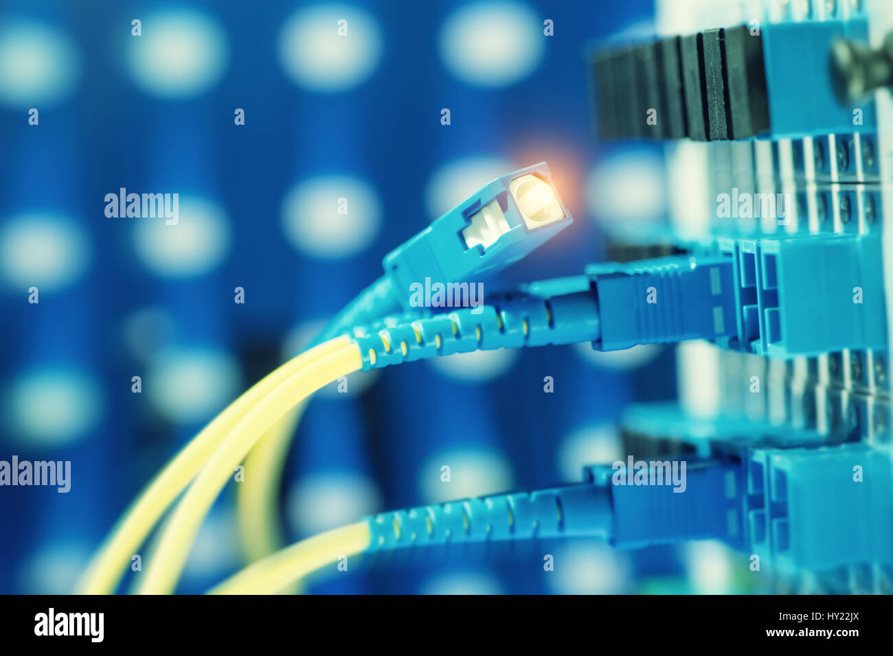 Data center operations hi-res stock photography and images - Alamy