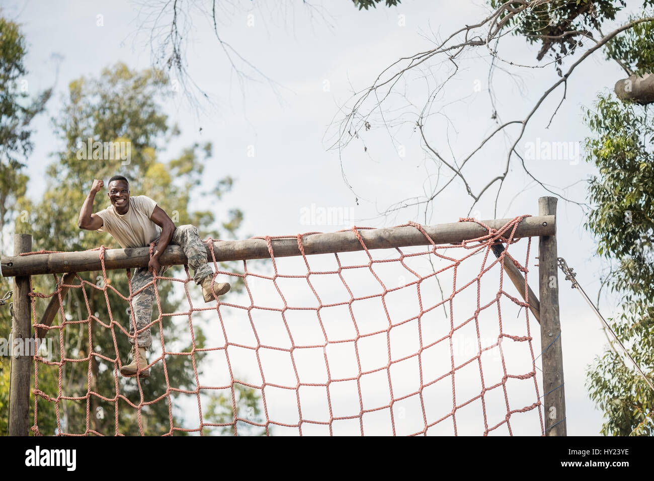 Military soldier climbing net hi-res stock photography and images - Alamy