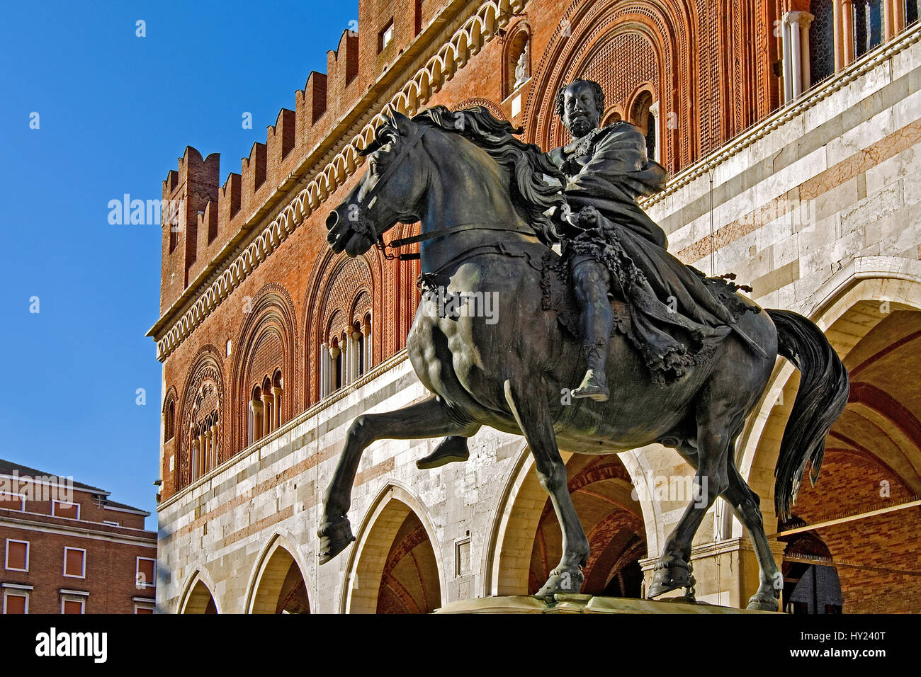 Francesco Mochi Statue, Piazza dei Cavalli in Piacenza, Emilia-Romagna ...