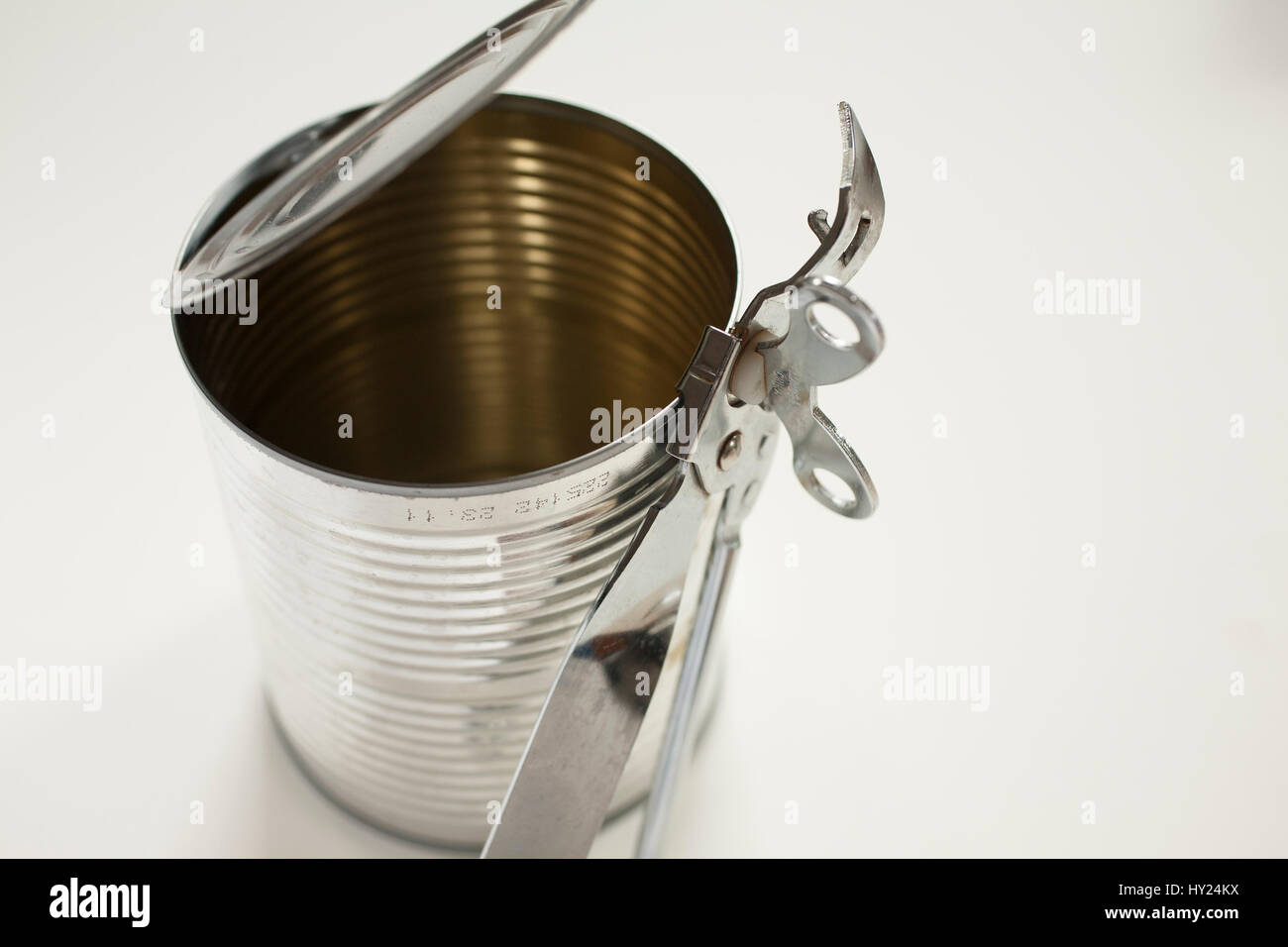 Bare and empty aluminum can on a tabletop Stock Photo - Alamy