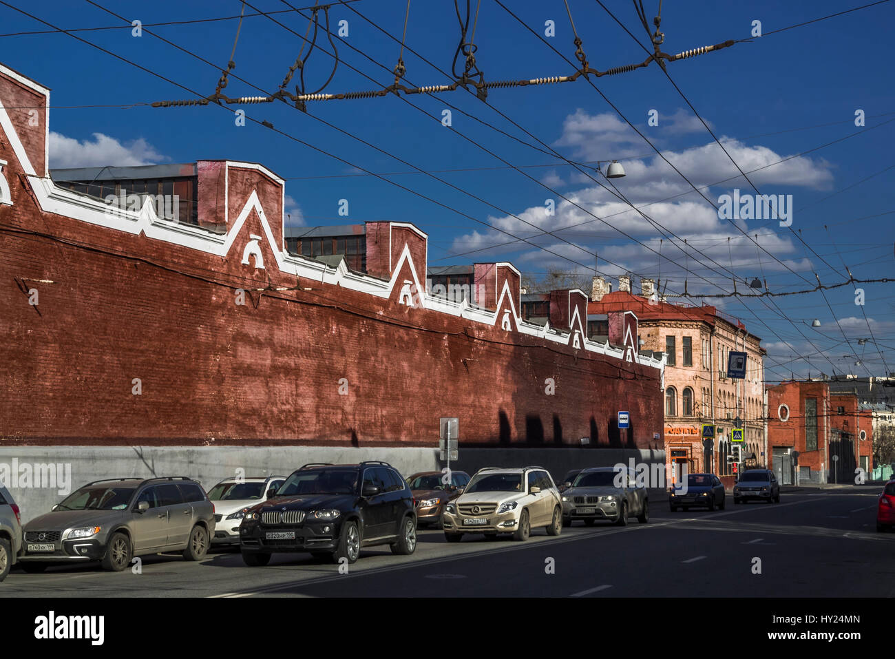 Russia, Moscow. Truck garage on Novoryazanskaya Street Stock Photo - Alamy