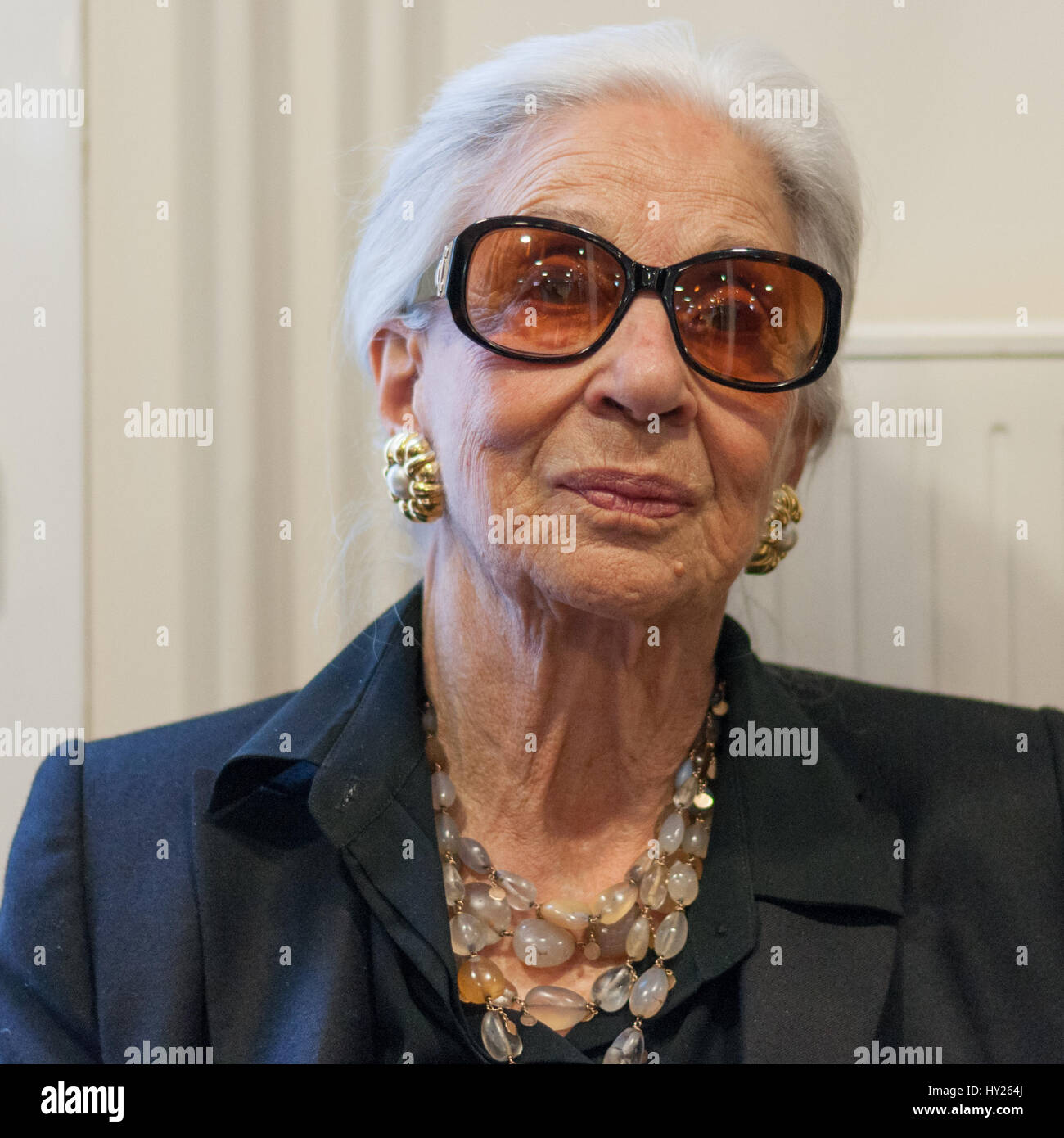 Secretary secretaire hi-res stock photography and images - Alamy