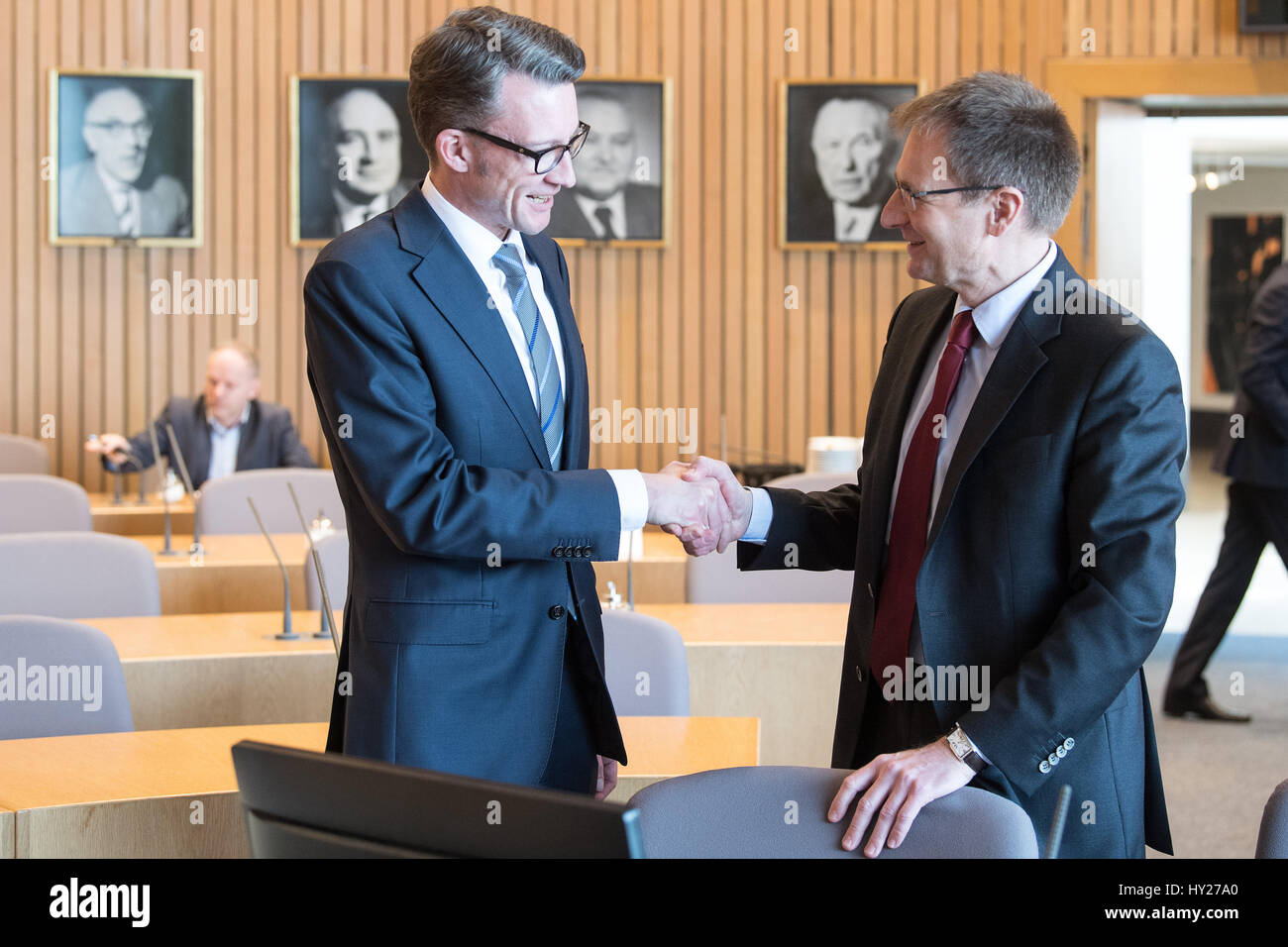 Peter Frank, the federal attorney general, talks to Sven Wolf (SPD ...