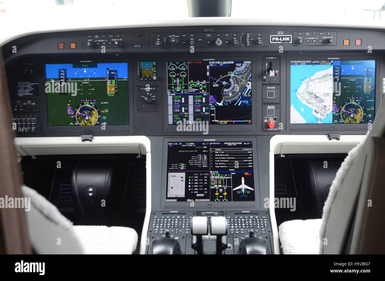 Embraer 500 legacy aircraft hi-res stock photography and images - Alamy