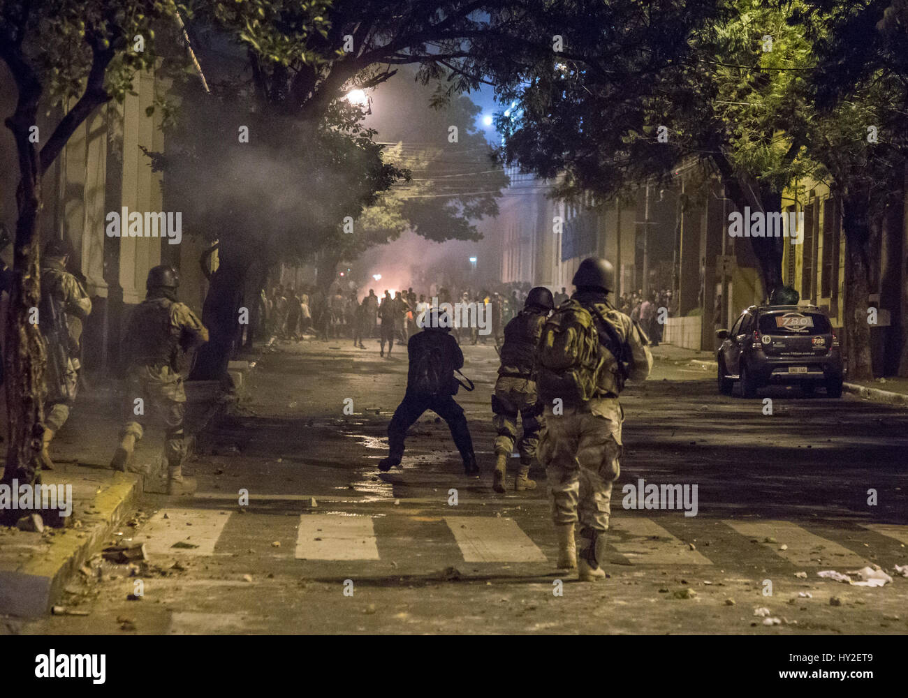 Asuncion, Paraguay. 31st May, 2017. Security forces at work in front of ...