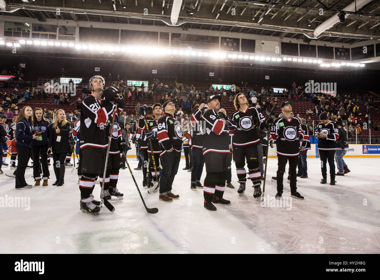 Ottawa, Canada. 31st Mar, 2017. Rockstars take on NHL alumni in the ...