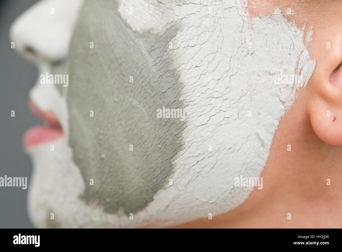 Girl clay facial mask hi-res stock photography and images - Alamy