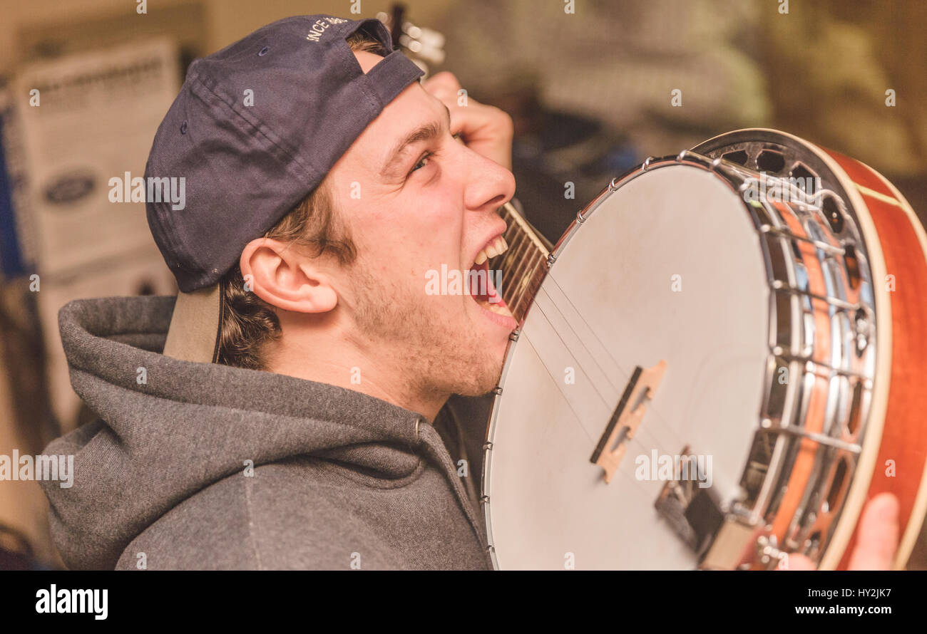 Banjo man concert hi-res stock photography and images - Alamy