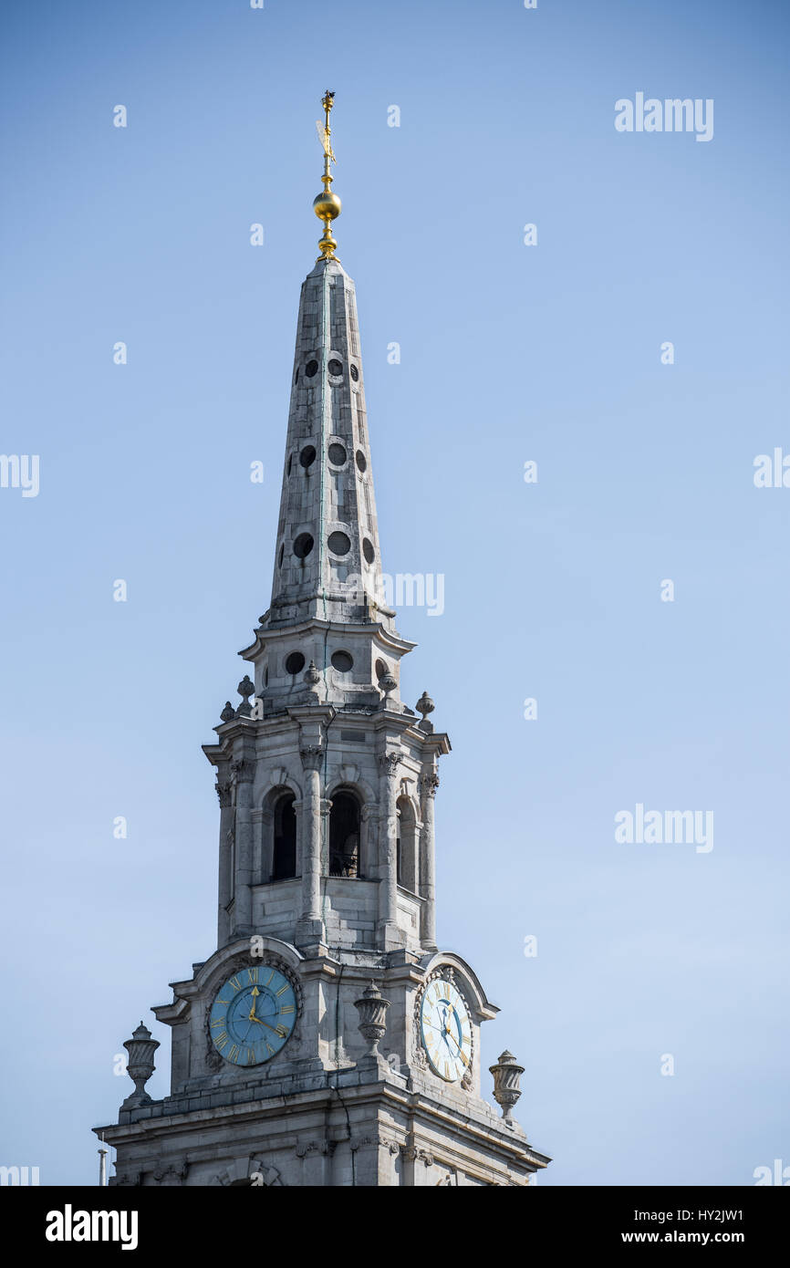 Church spire steeple london hi-res stock photography and images - Alamy