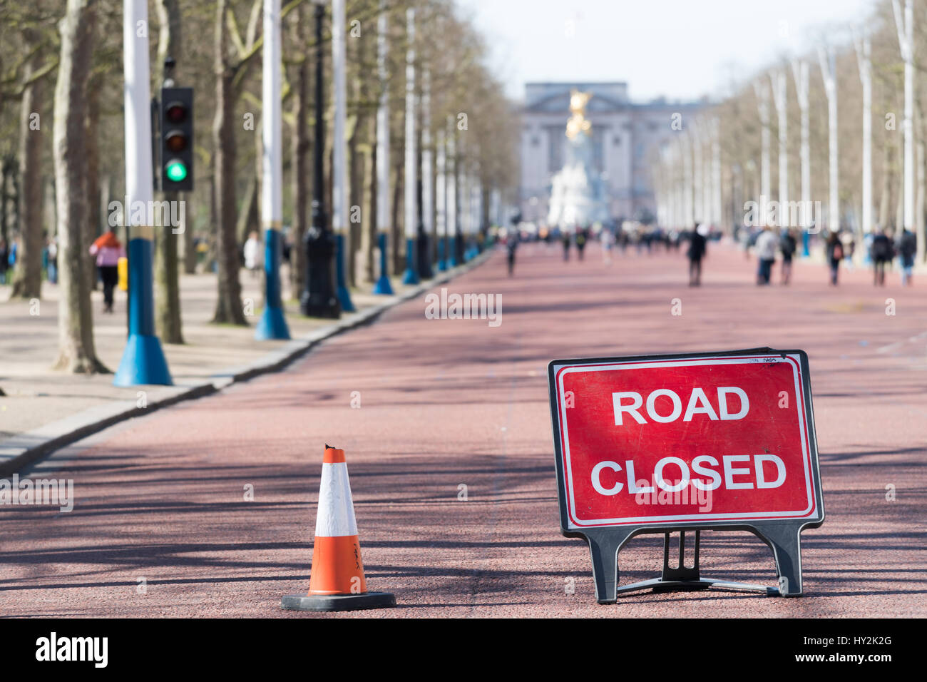 Pall mall london england hi-res stock photography and images - Alamy