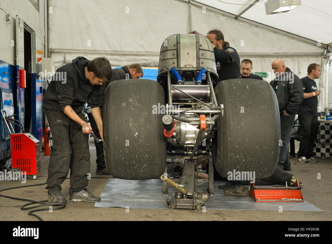 Engineer working in racing car hi-res stock photography and images - Alamy