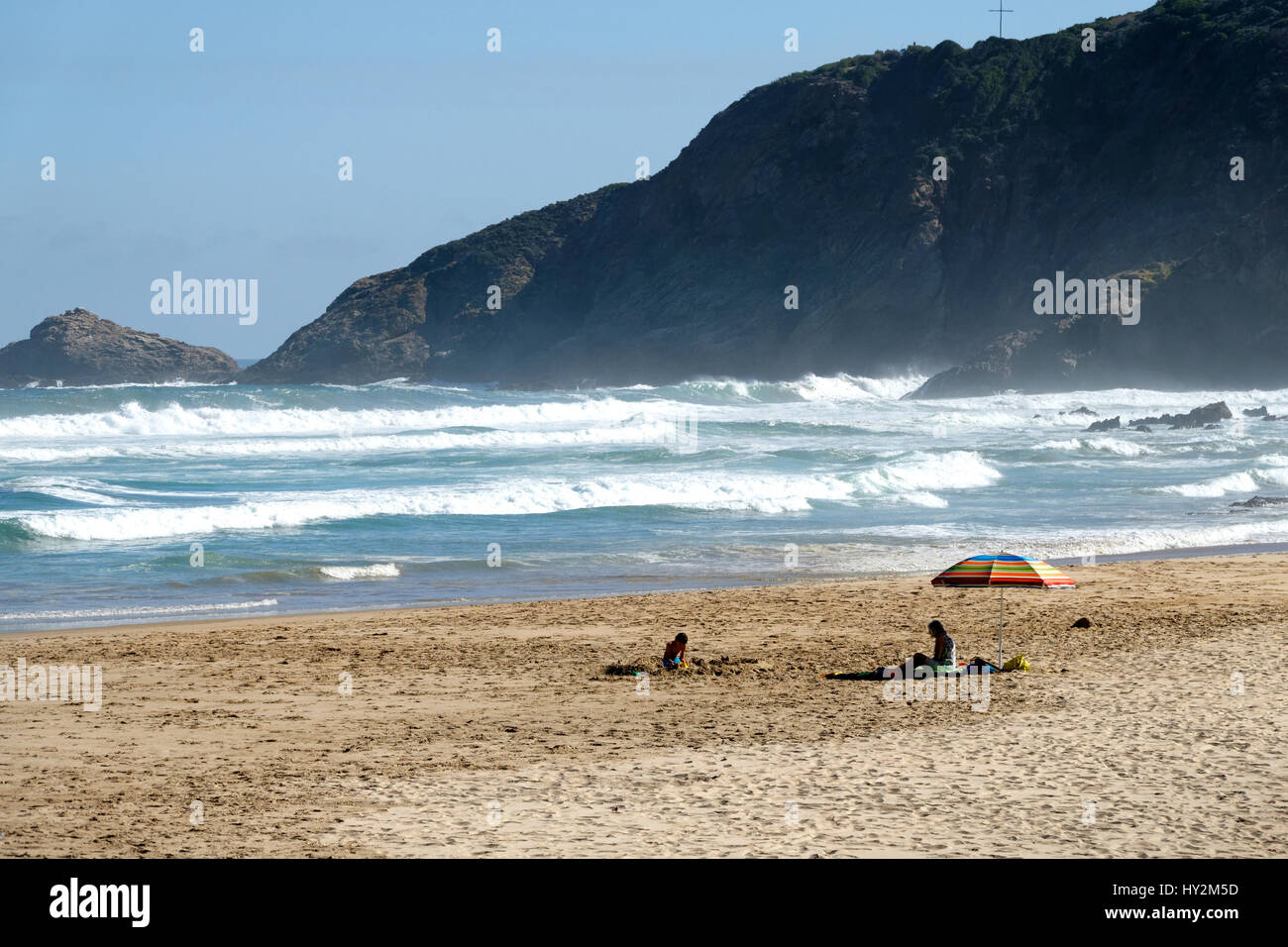 Sandy beach scene people hi-res stock photography and images - Alamy