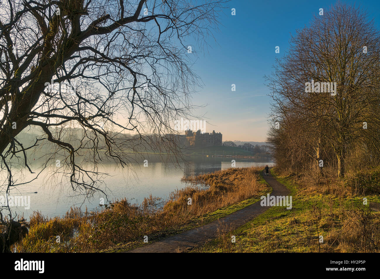 Misty morning sunrise Linlithgow loch, peel, palace, West Lothian ...