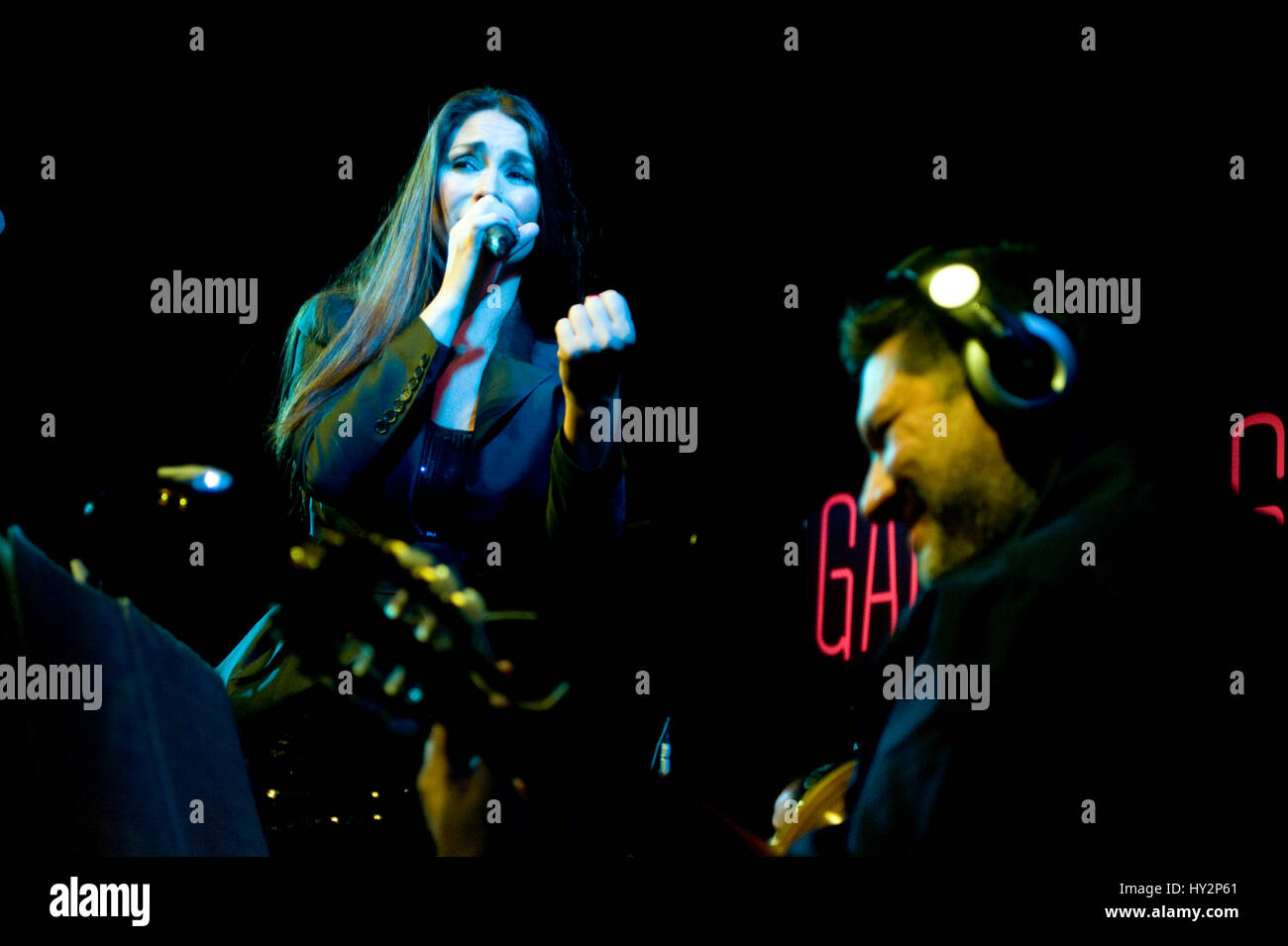 Celia Flores, daughter of Marisol, presents her new album De Marisol a ...