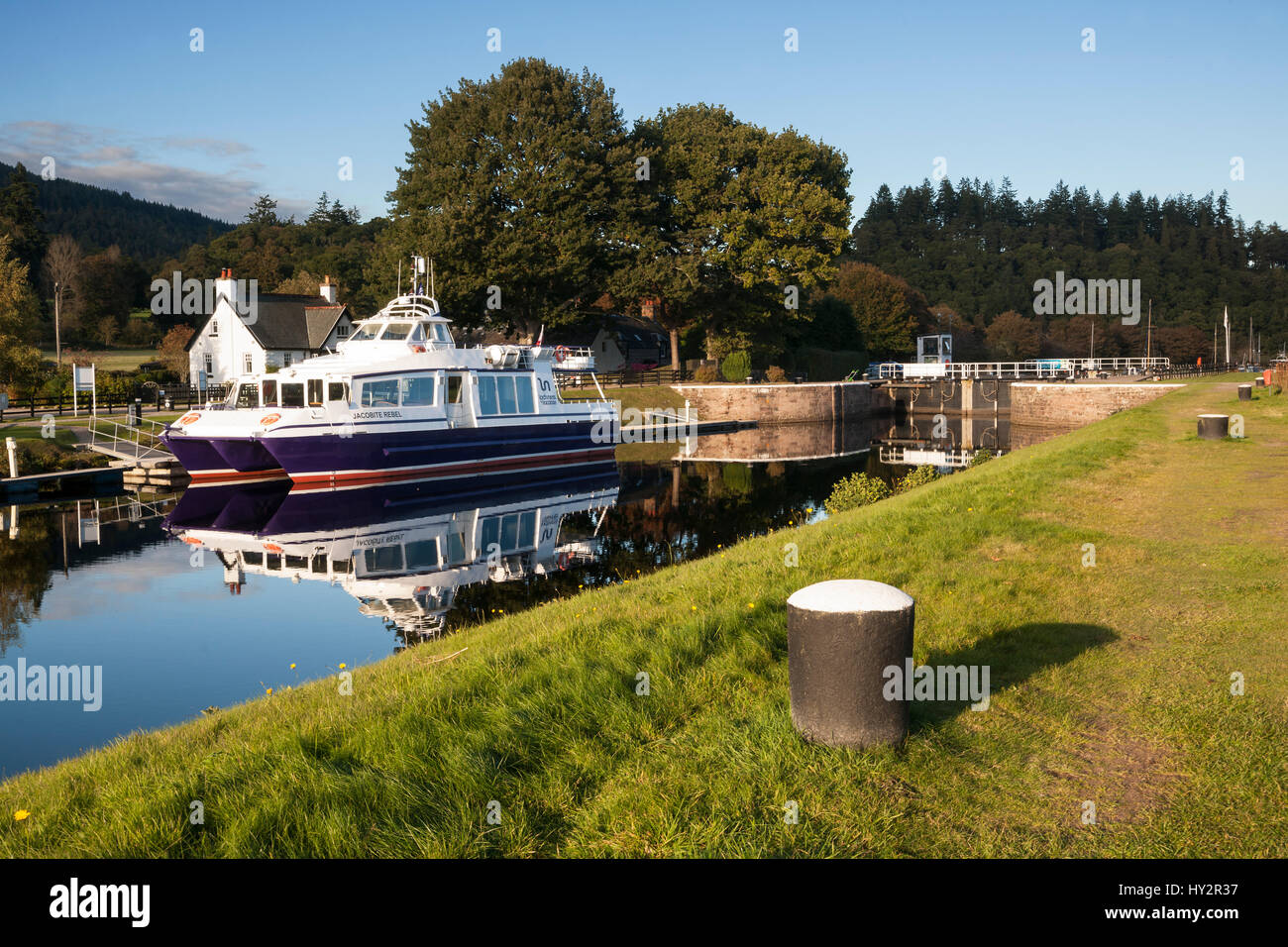 Caledonian canal dochgarroch inverness hi-res stock photography and ...