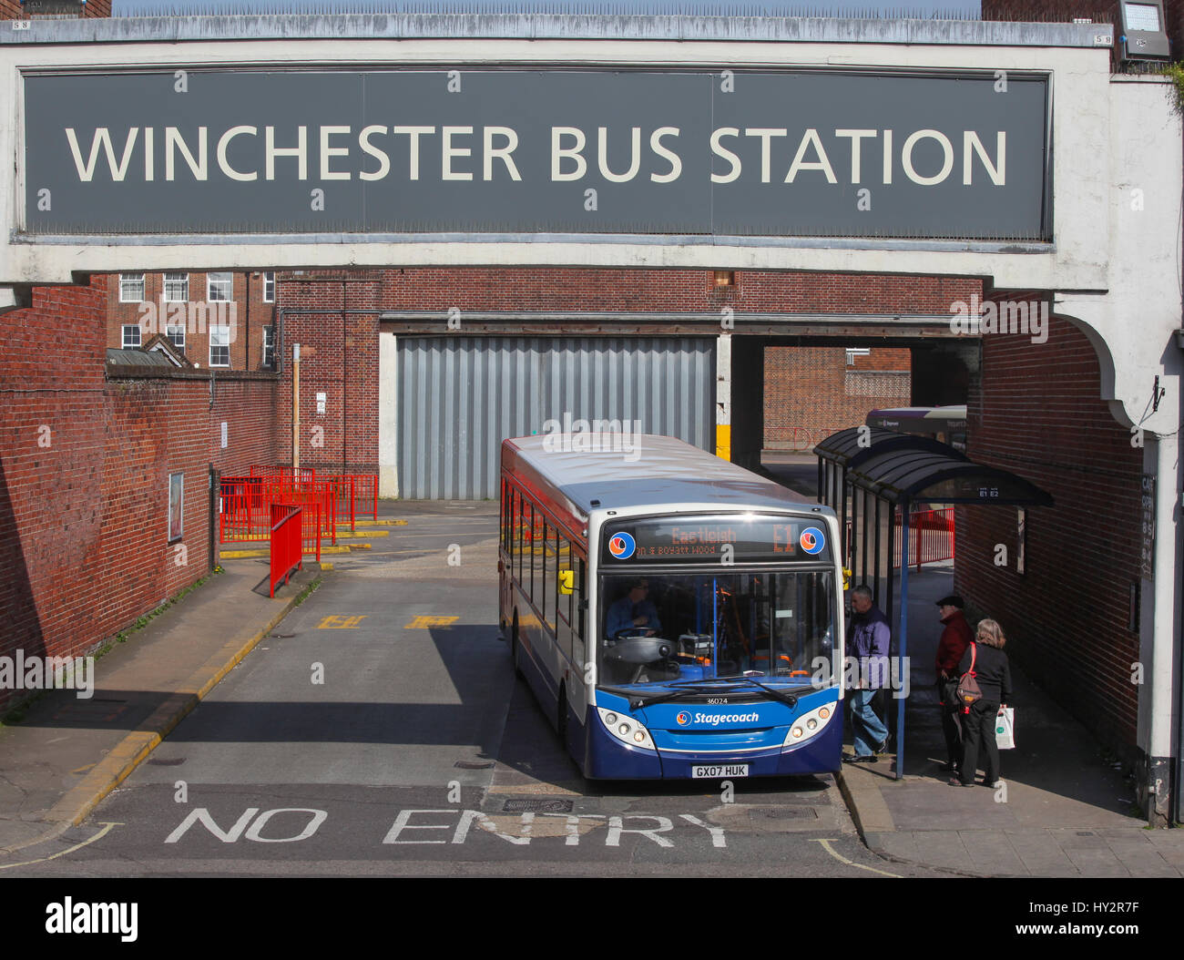 Bus winchester bus station hi-res stock photography and images - Alamy
