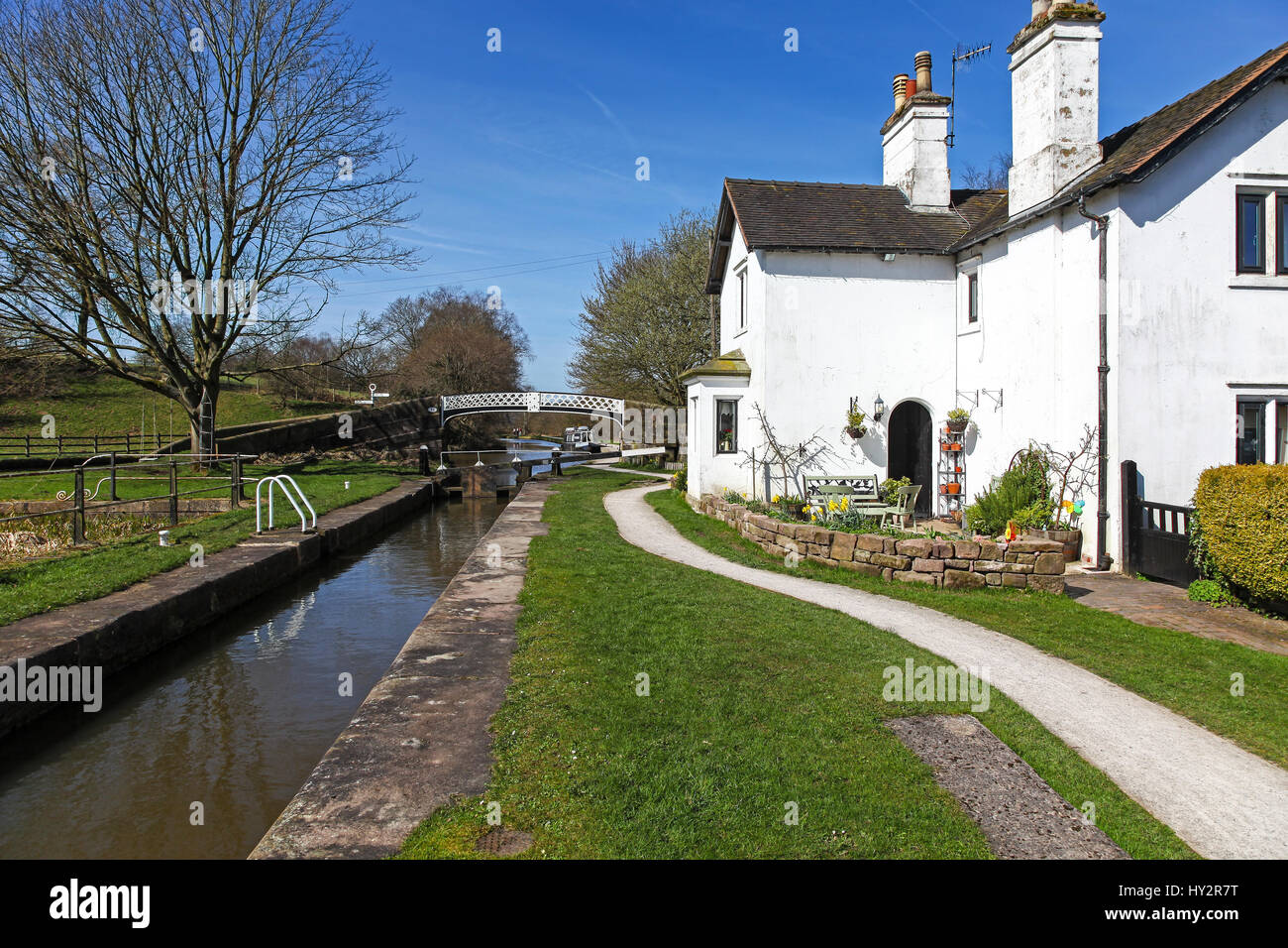 Top Lock Cottage High Resolution Stock Photography and Images - Alamy